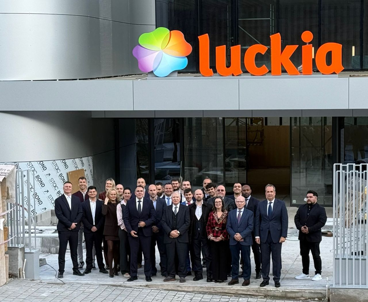 Visita de representantes del Casino Copiapó a la nueva central ...