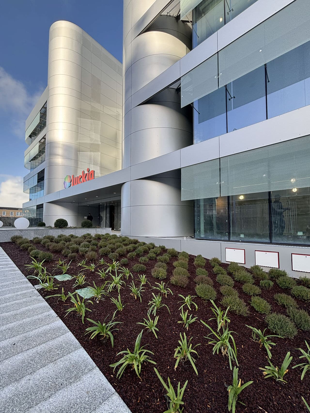 La nueva sede de Luckia en A Coruña, lista para comenzar una nueva ...